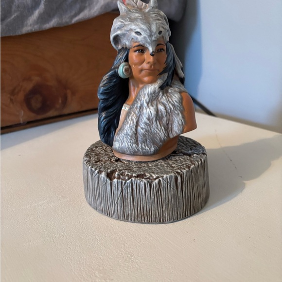 Accents | Vintage Sculpture Depicting The Native American Leader Red ...